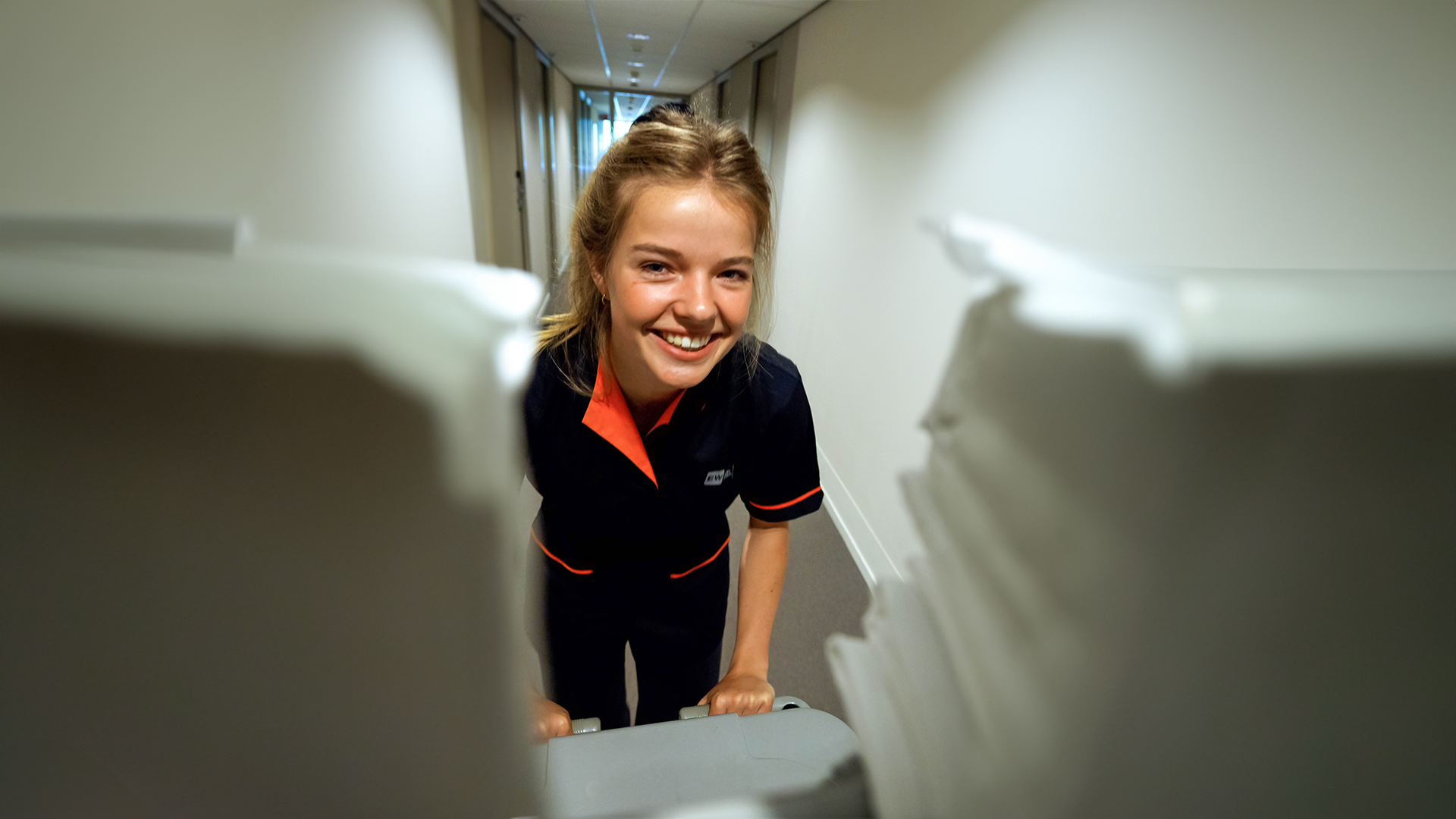 Goedbetaalde bijbanen in de schoonmaak | EW Facility Services